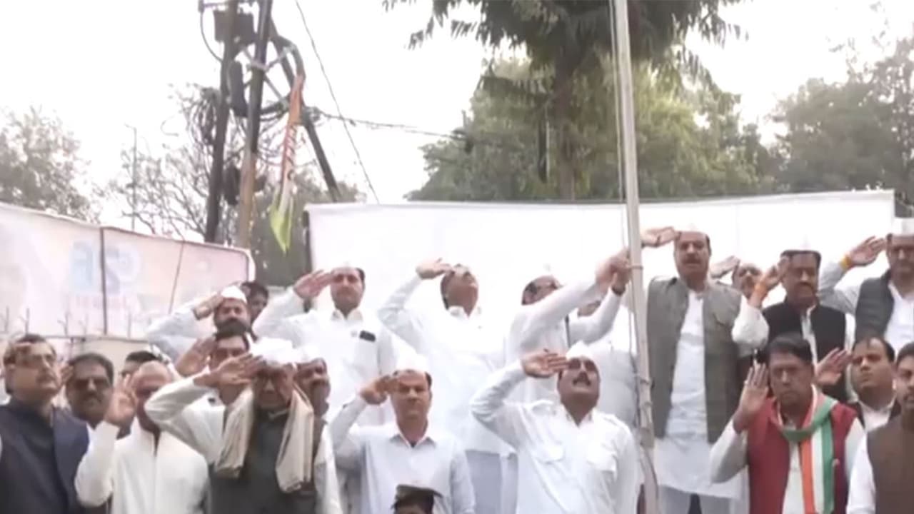 Republic Day: Umang Singhar unfurls national flag at MP Congress HQ ...