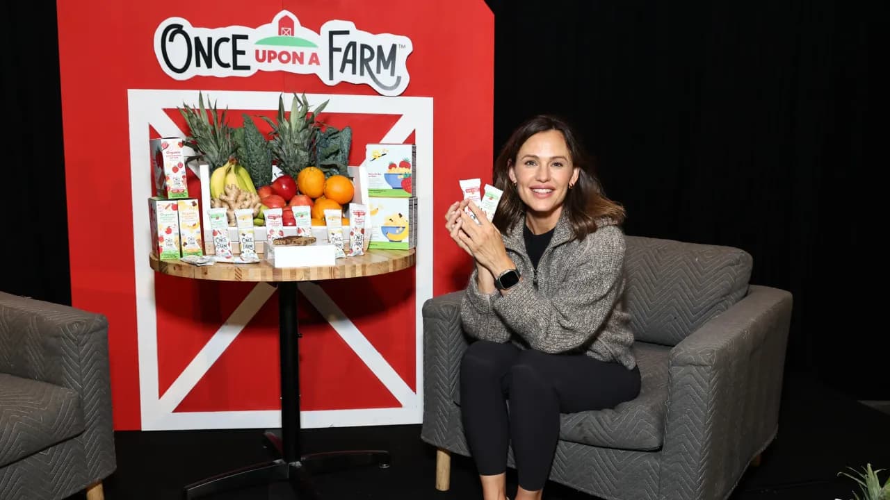 IPO Alert: Jennifer Garner’s Once Upon A Farm Kids Food Brand Files For ...