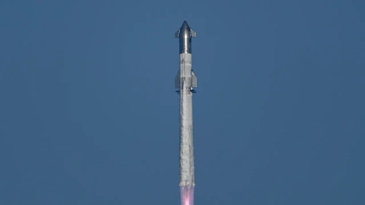 ‘Great Work’: Elon Musk Hails SpaceX Starship Success As Moon Mission ...