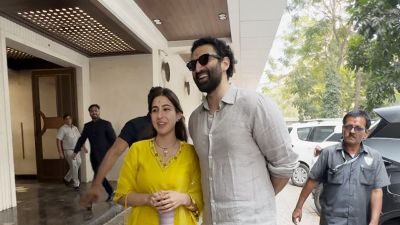 Sara Ali Khan, Aditya Roy Kapur reunite at Anurag Basu's Saraswati Puja ...