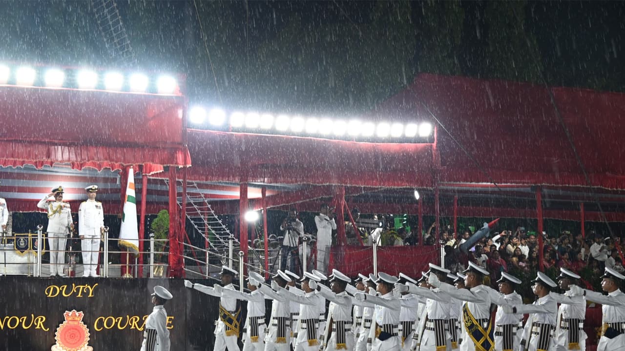 Over 3,000 trainees, including Agniveers, pass out from INS Chilka ...