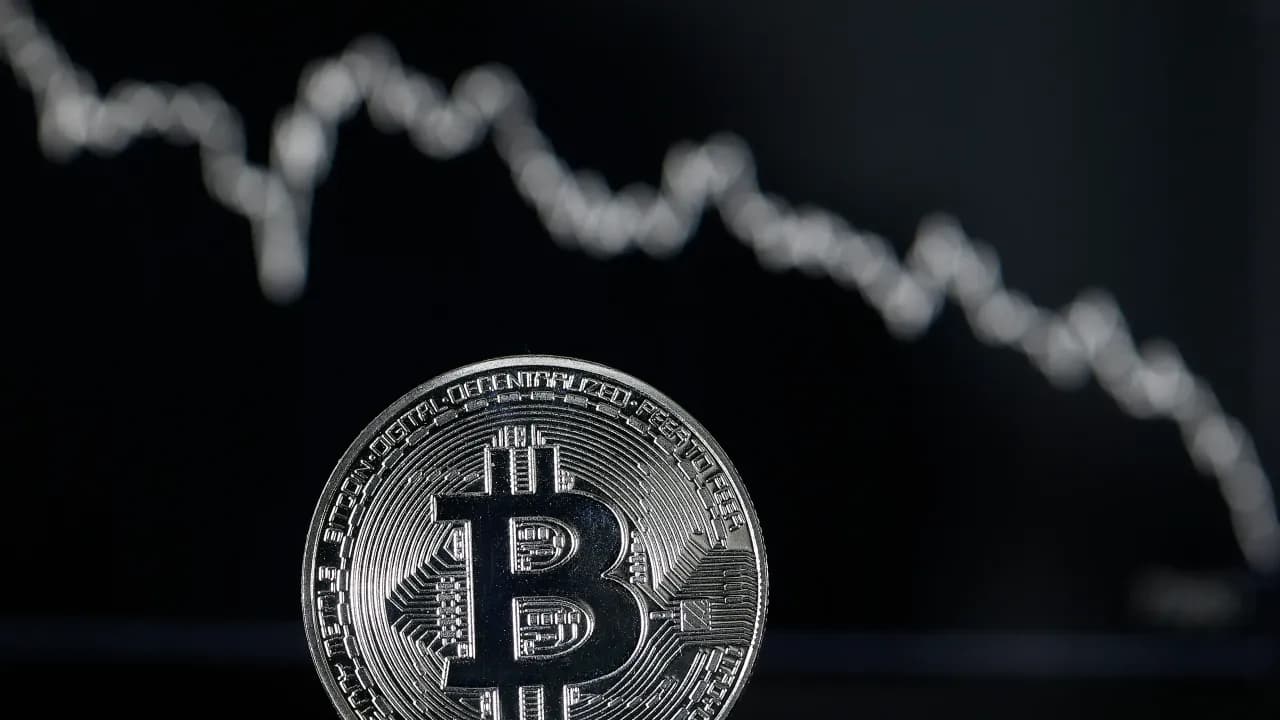 Wall Street Veteran Jordi Visser Says Bitcoin Charts Show 'No Hope' Yet ...