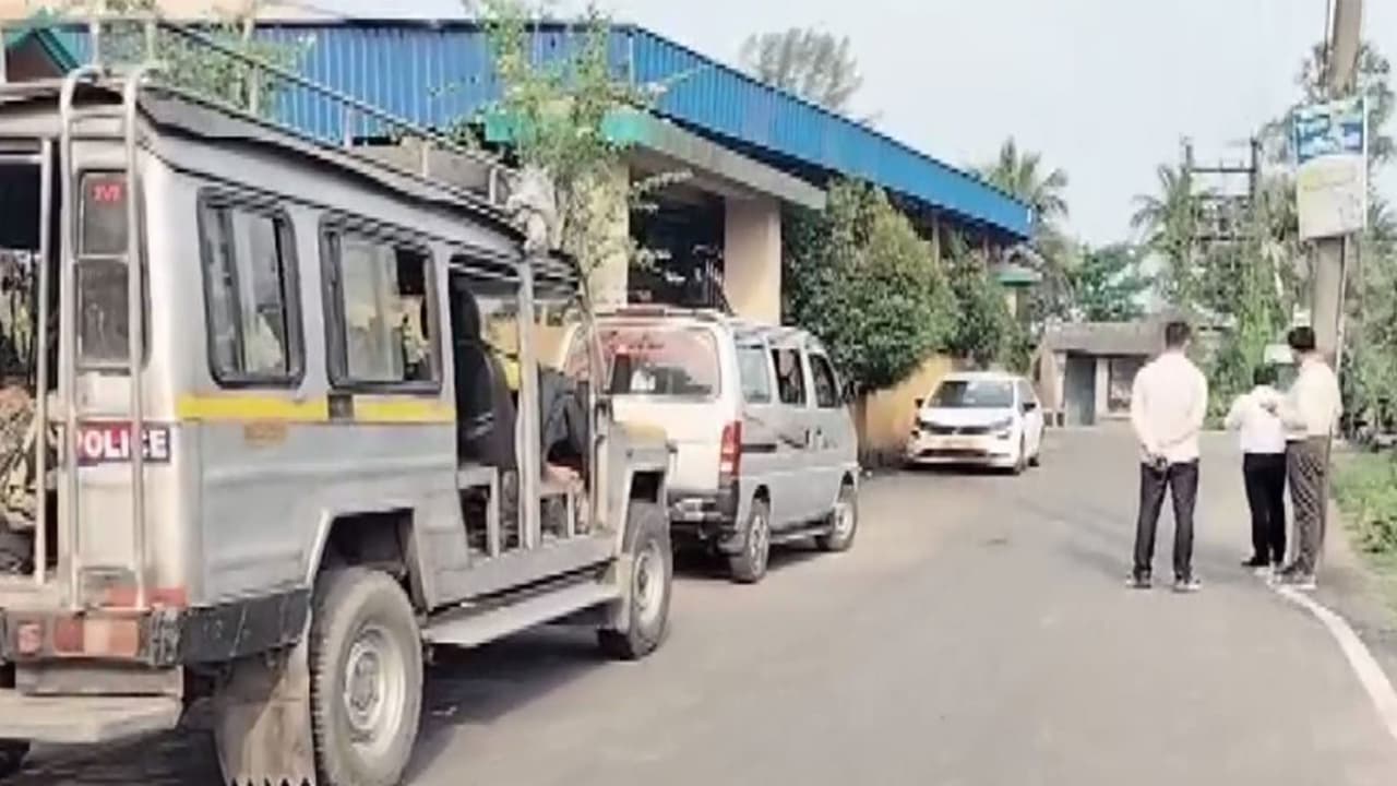 WB bomb blast: NIA searches ex-TMC MLA Saokat Molla's residence ...