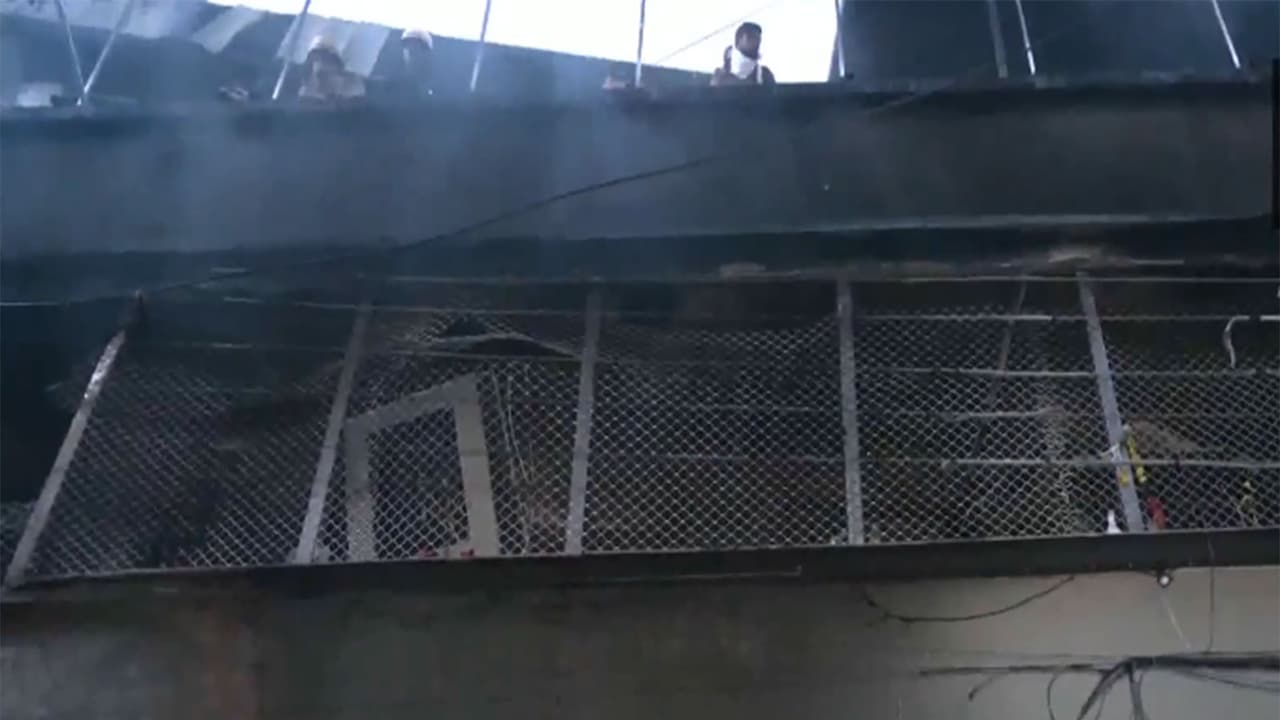Indore fire: 7 dead after gas cylinder explosions in residential ...
