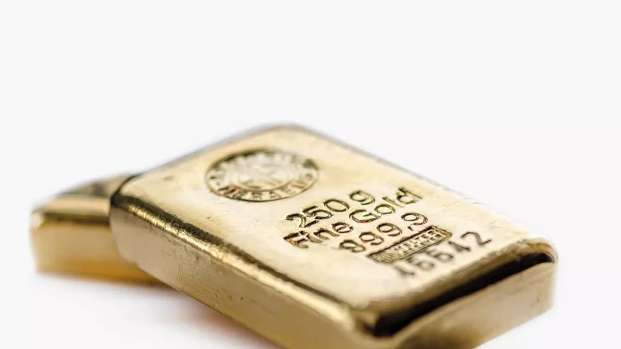 Gold heading for strongest annual performance in five decades: HSBC ...