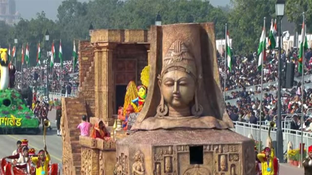 Uttar Pradesh tableau at R-Day depicts Bundelkhand's timeless grandeur ...
