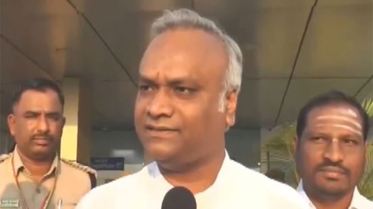 Stranded Kannadigas in Dubai: CM Siddaramaiah writes to PM Modi ...