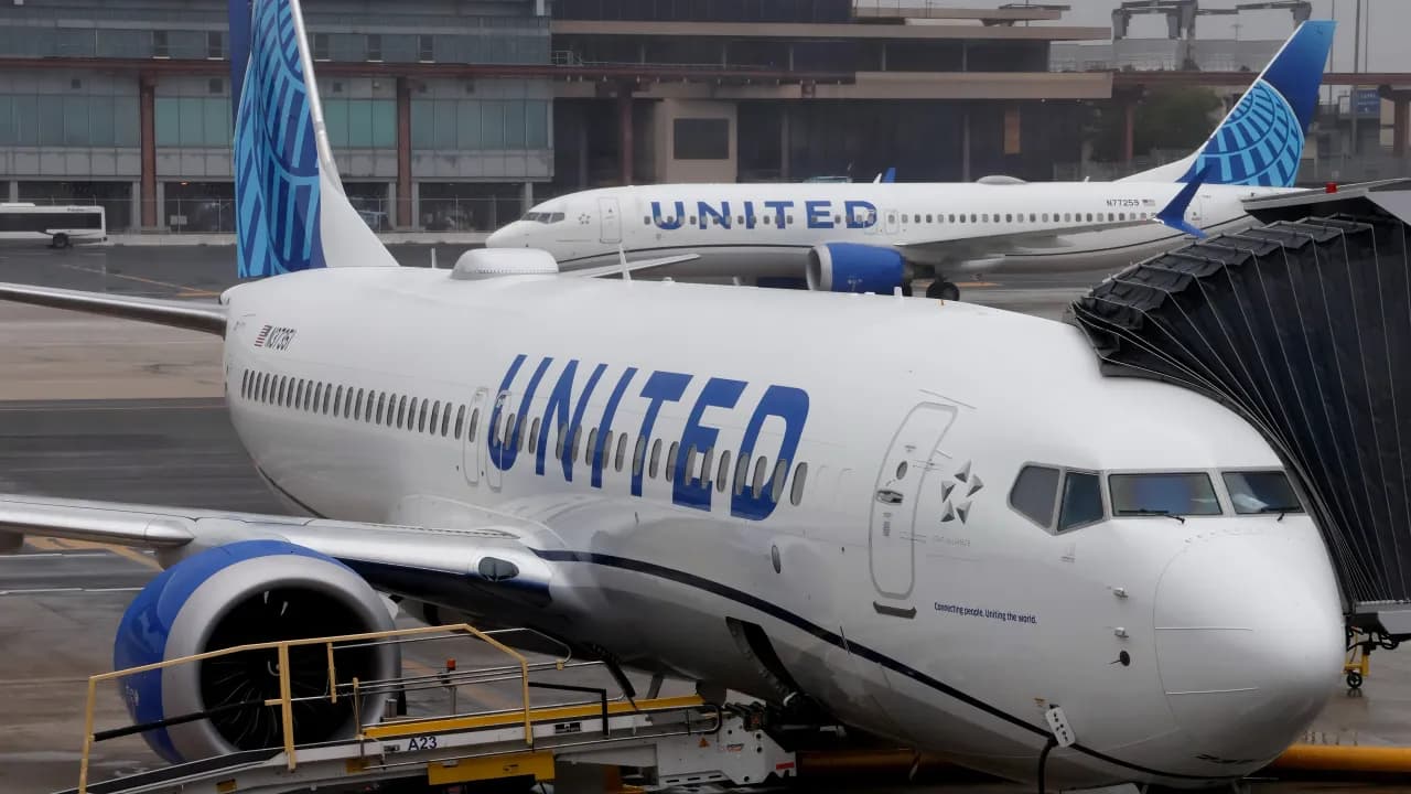 Delta And United Shares Dip As Airlines Reportedly Face Lawsuits Over ...