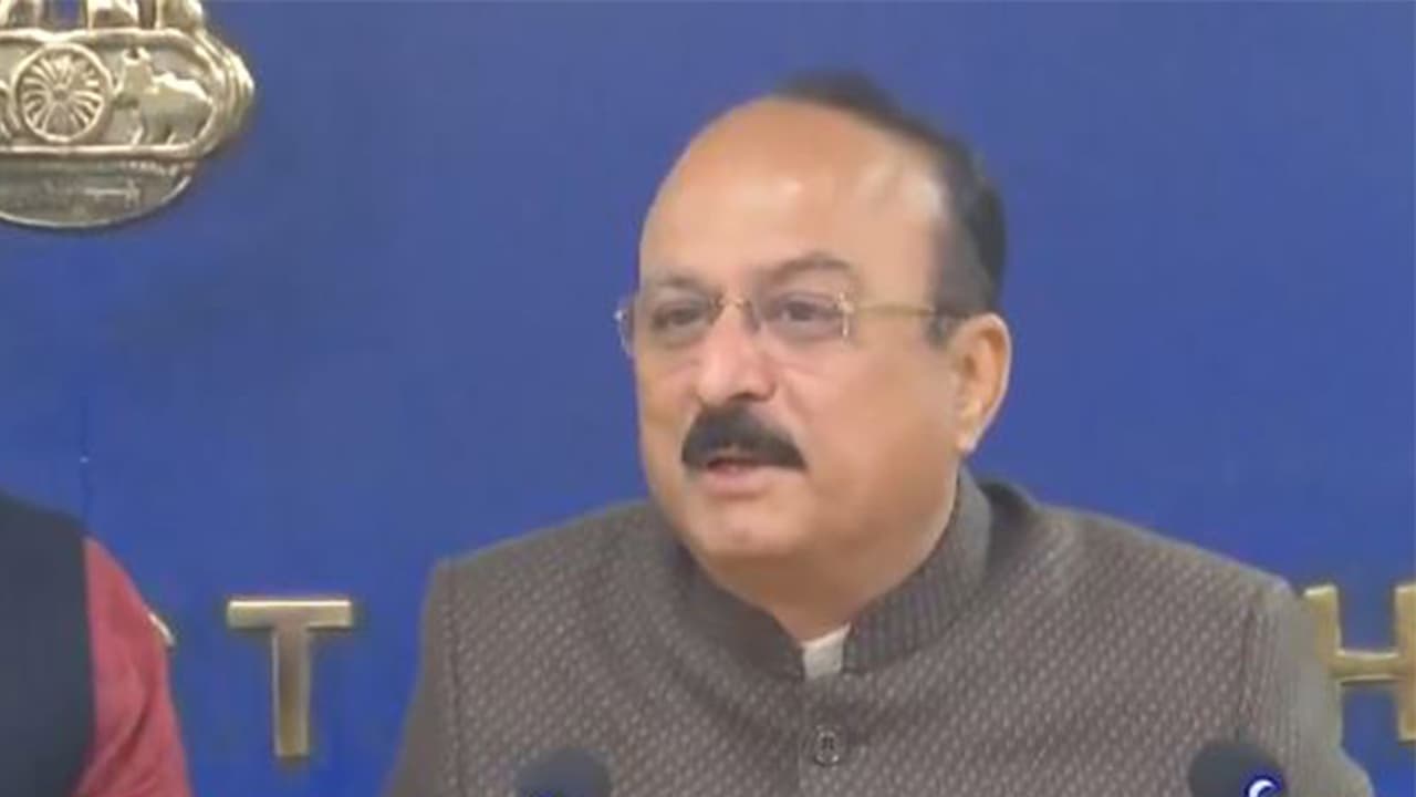 Count stray dogs row: Sood challenges AAP to show circular, slams 'lies ...