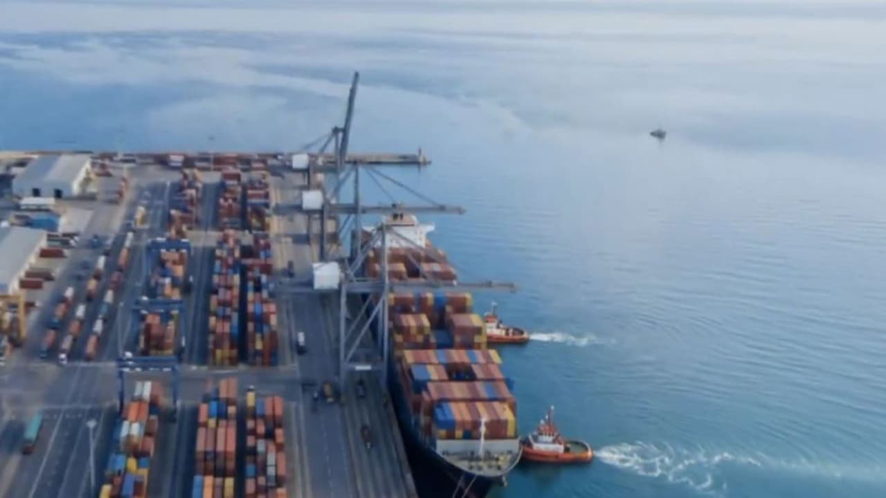 APSEZ wins major 10-year LNG marine services contract in Argentina ...