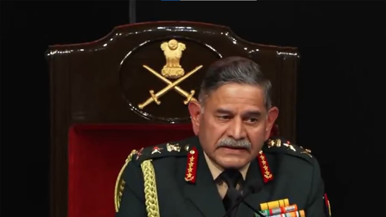 No nuclear talk with Pakistan, rhetoric from politicians: Army Chief ...