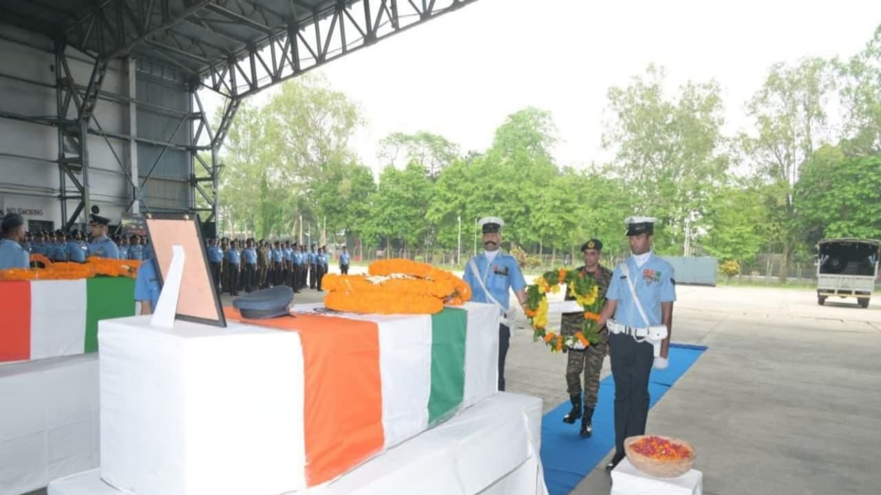 Bihar: Jehanabad mourns IAF pilot Shubham Kumar killed in AN-32 crash ...