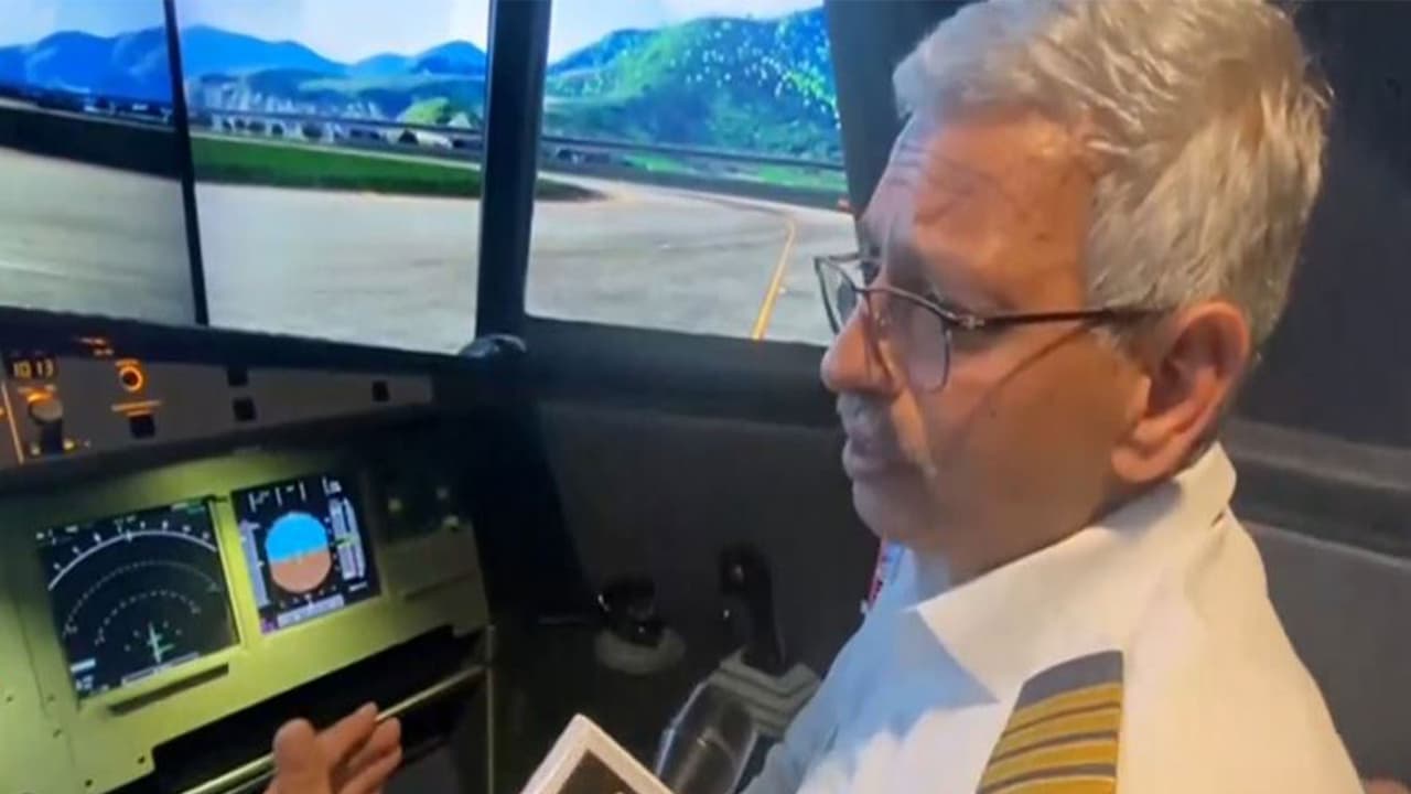 Airbus A320: ELAC 2 software issue causes uncommanded movements ...