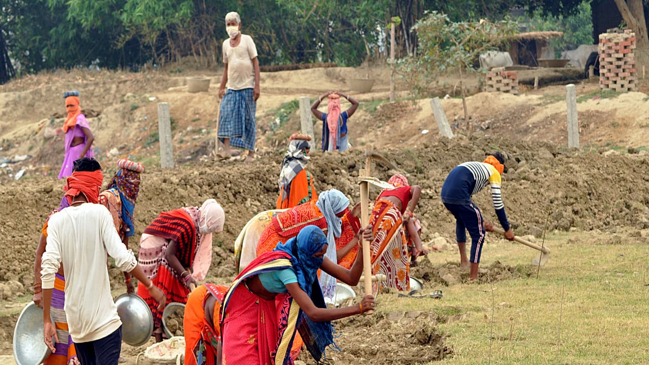 States to gain Rs 17,000 crore under new VB-G RAM G Act: SBI report ...