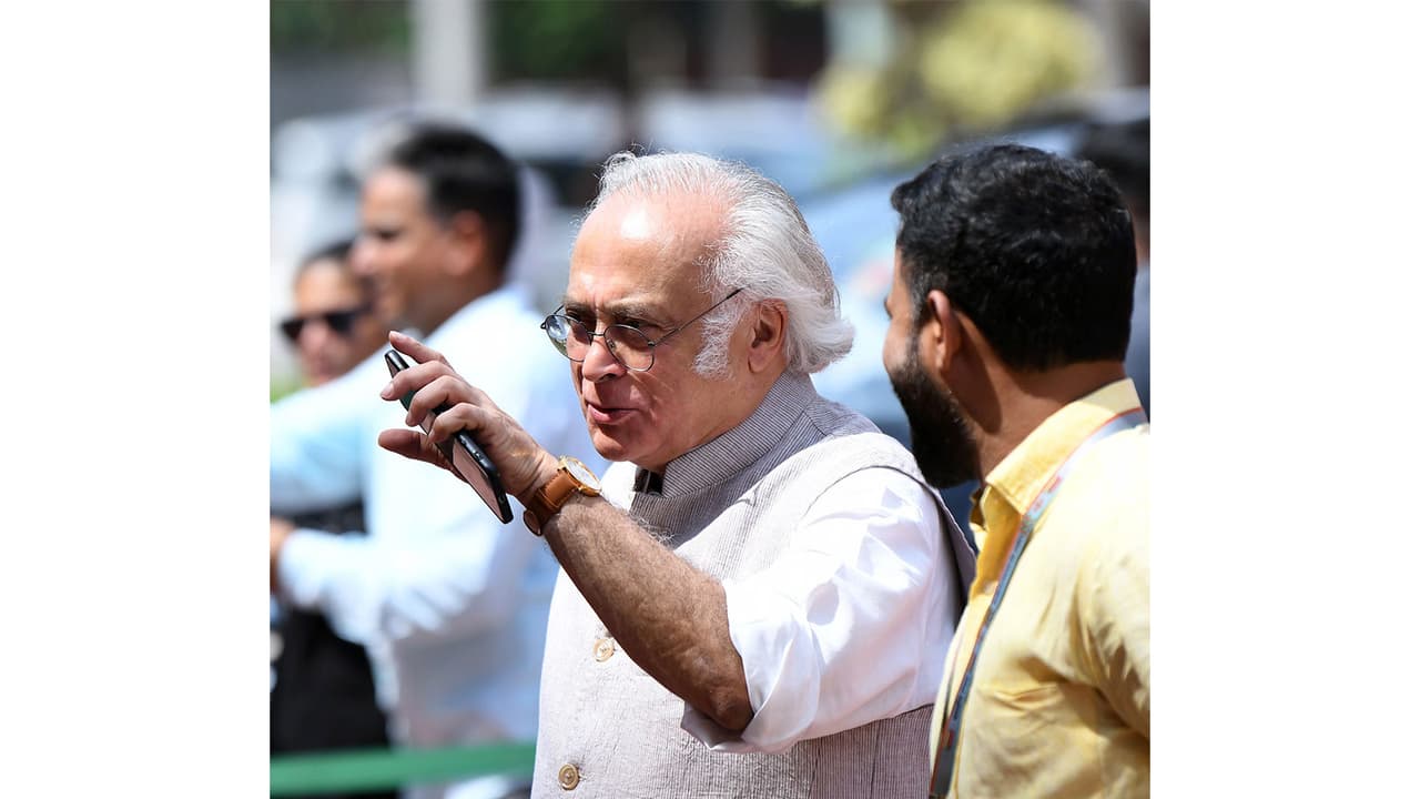 Jairam Ramesh mocks Modi-Trump ties over US NSS claims on India-Pak | Asianet Newsable