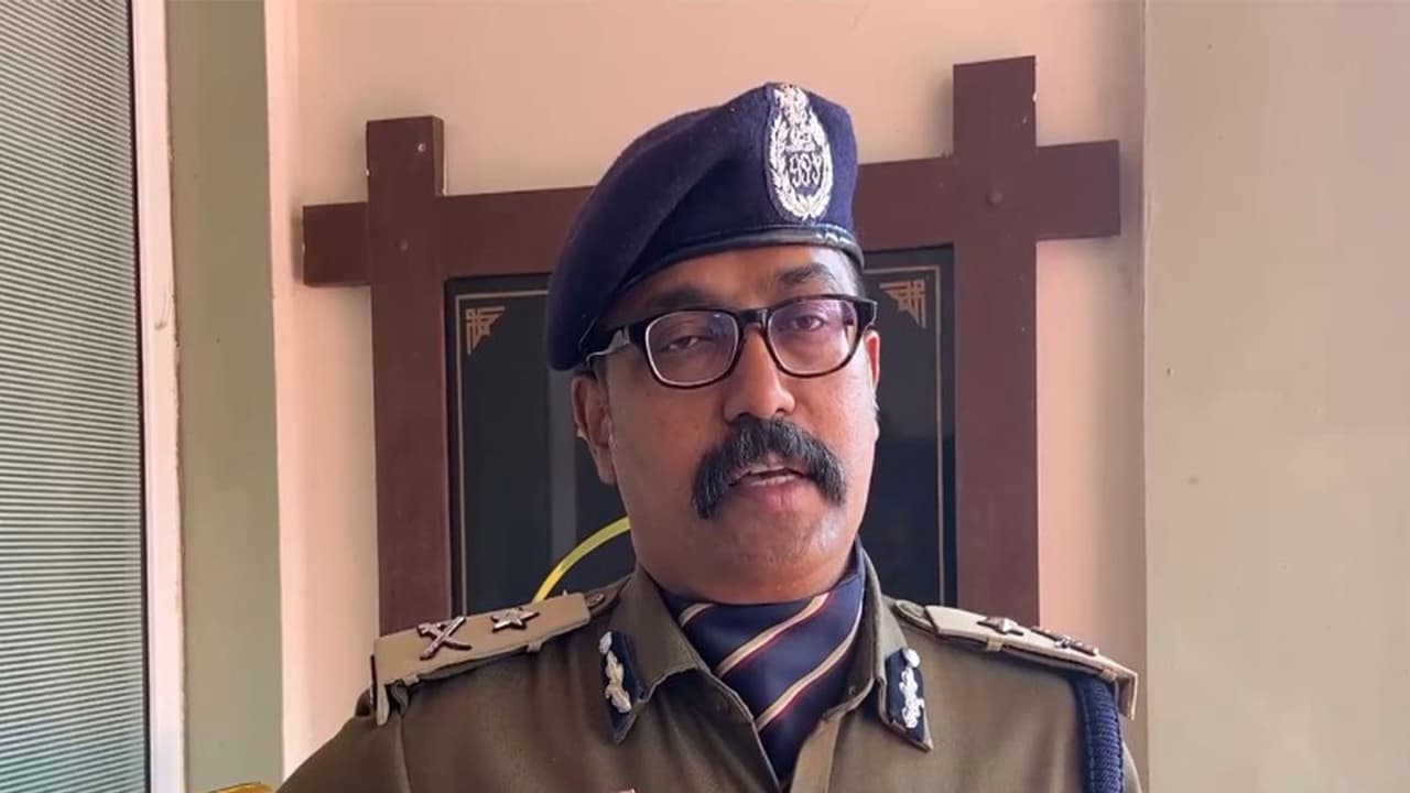 256 Naxals killed, 1500 surrender in Bastar in 2025: IG Sundarraj ...
