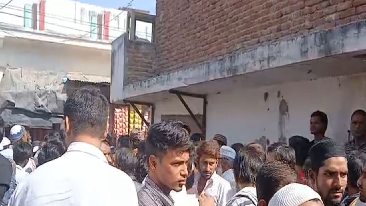 Delhi Red Fort Blast: Body of victim Mohsin reaches Meerut; family ...