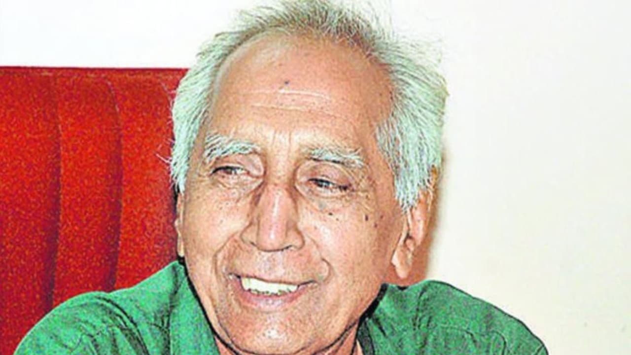 Veteran socialist leader Dr. Baba Adhav passes away in Pune at 95 ...