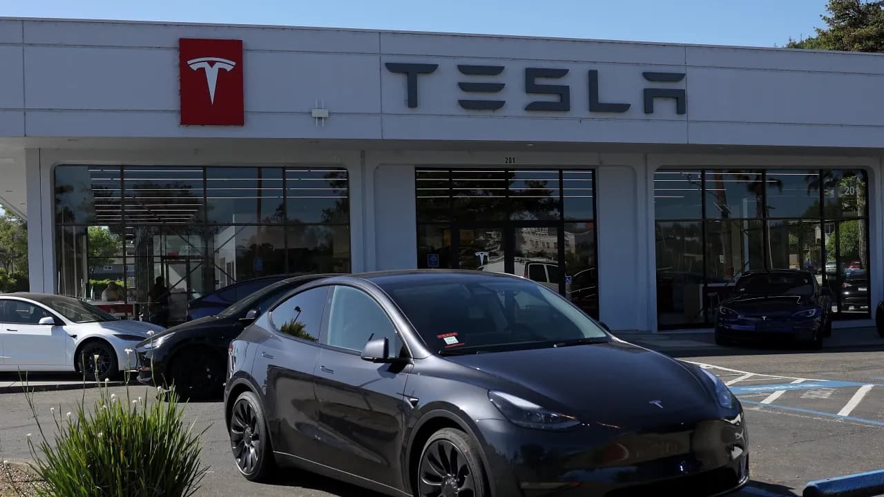 Tesla Tries A New Europe Fix: Cheaper, Longer-Range Model Y — Stock ...