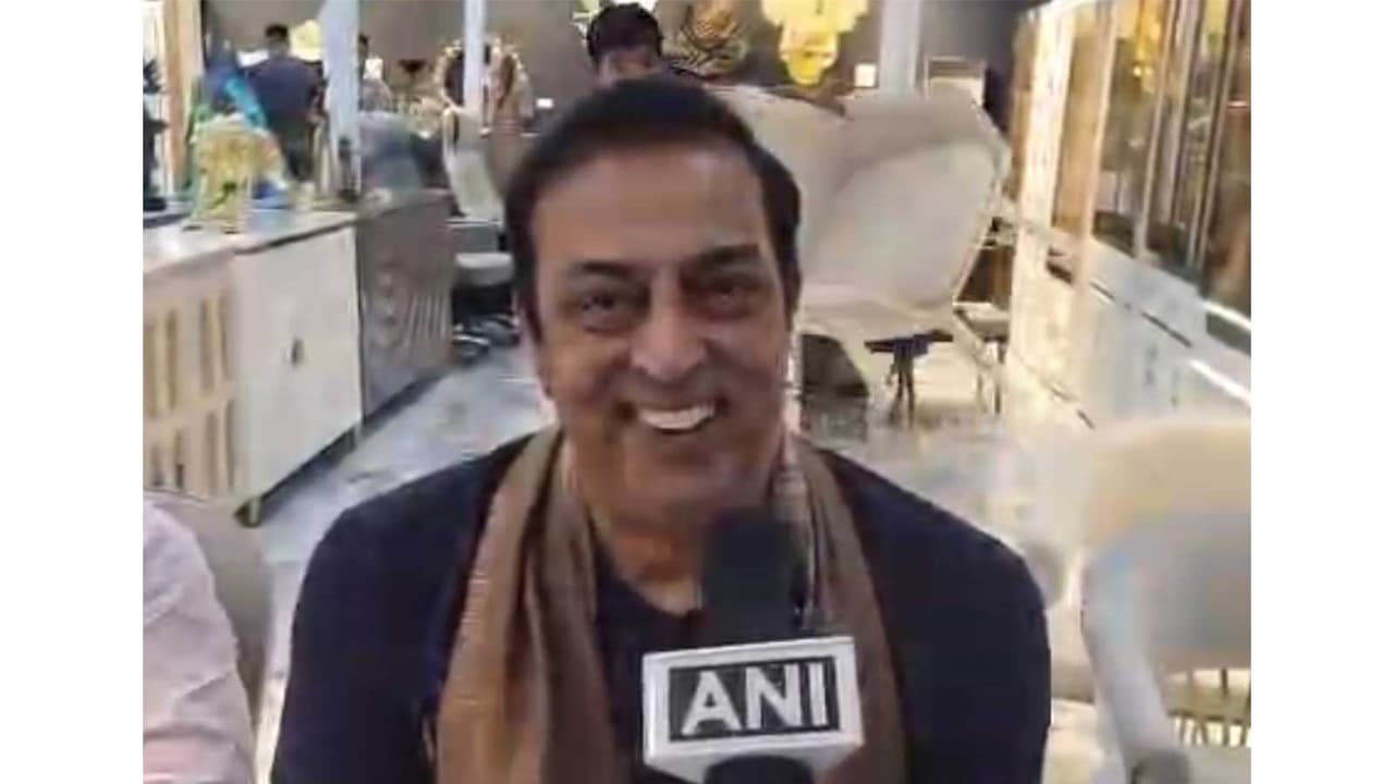 Vindu Dara Singh lauds PM Modi for Yoga's global reach, praises tenure ...