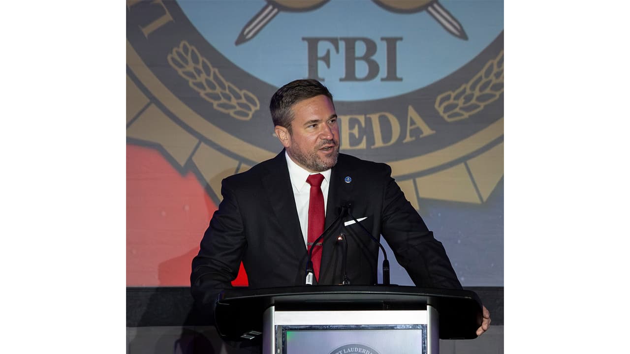 FBI finds 'clear links' between Chinese criminals and scam compounds ...