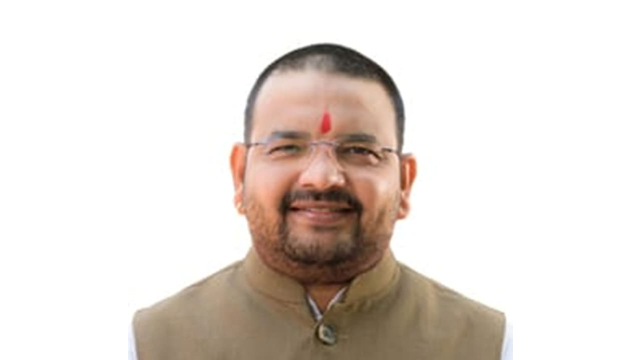 Gujarat by-election: BJP secures big victory in Umreth constituency ...