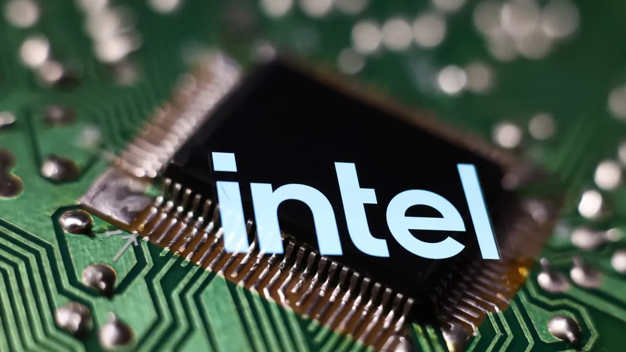 Intel Stock Climbs After Trump Praises Company Post Meeting With CEO ...