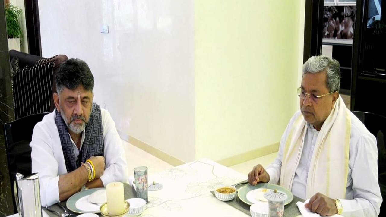 Siddaramaiah, DK Shivakumar meet over Nati chicken amid power tussle ...