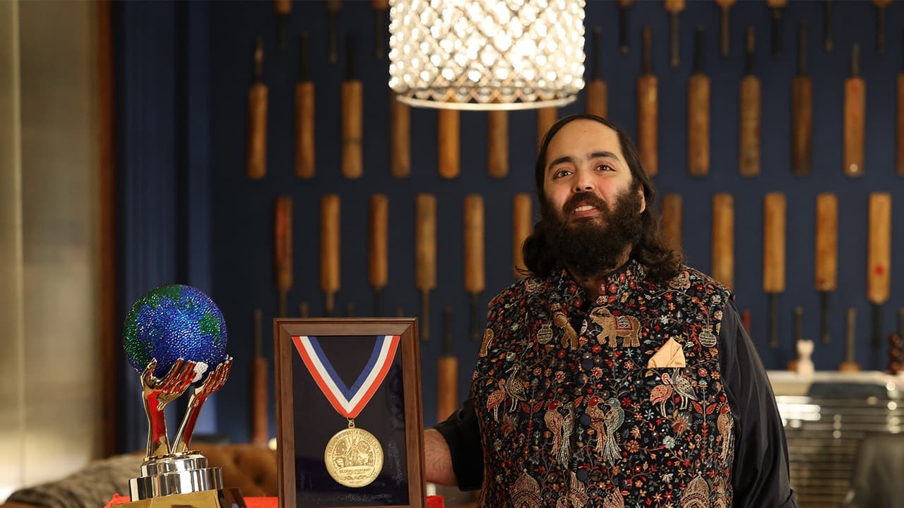 Anant Ambani becomes first Asian to win Global Humanitarian Award ...