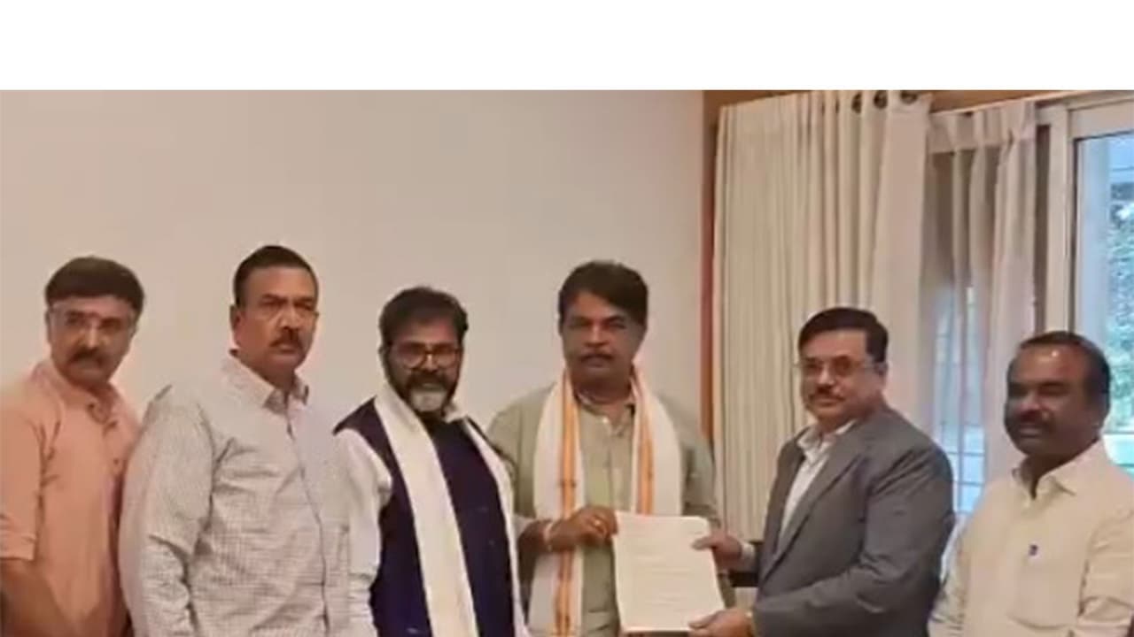 Ballari violence: BJP demands fair probe, blames Congress MLA for death ...