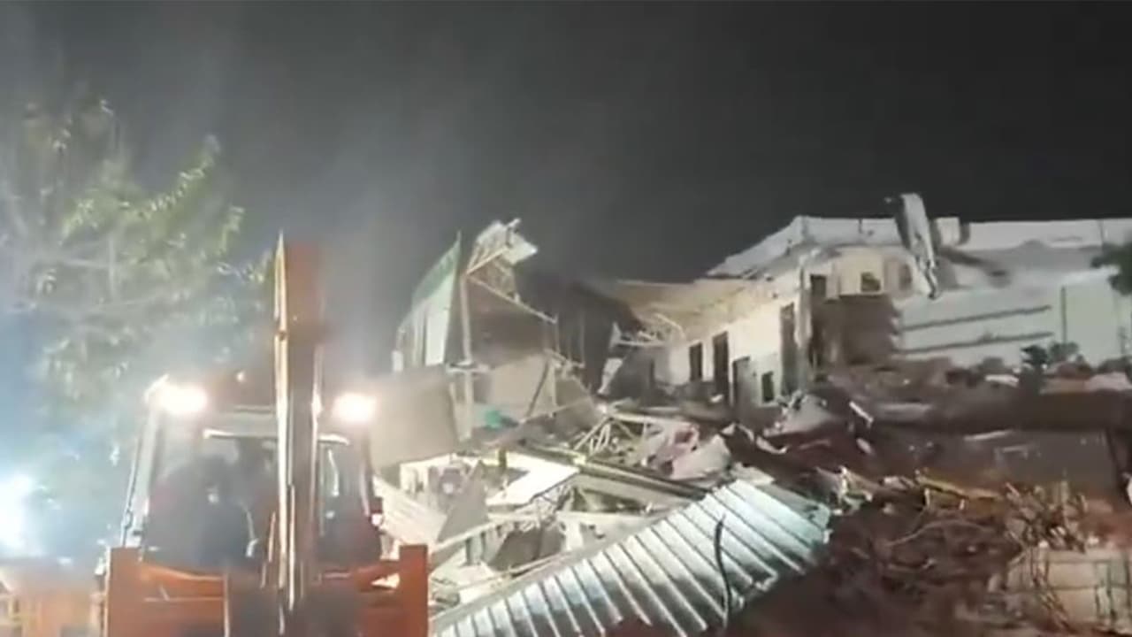 Demolition drive near Faiz-e-Elahi Masjid; heavy police deployment ...