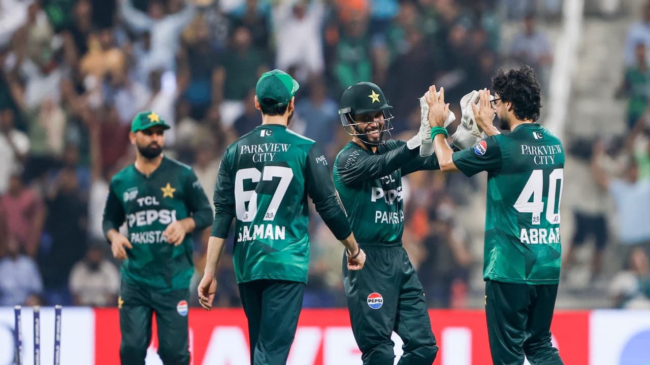 Shadab Khan shines as Pakistan crush Sri Lanka by 6 wickets in 1st T20I ...