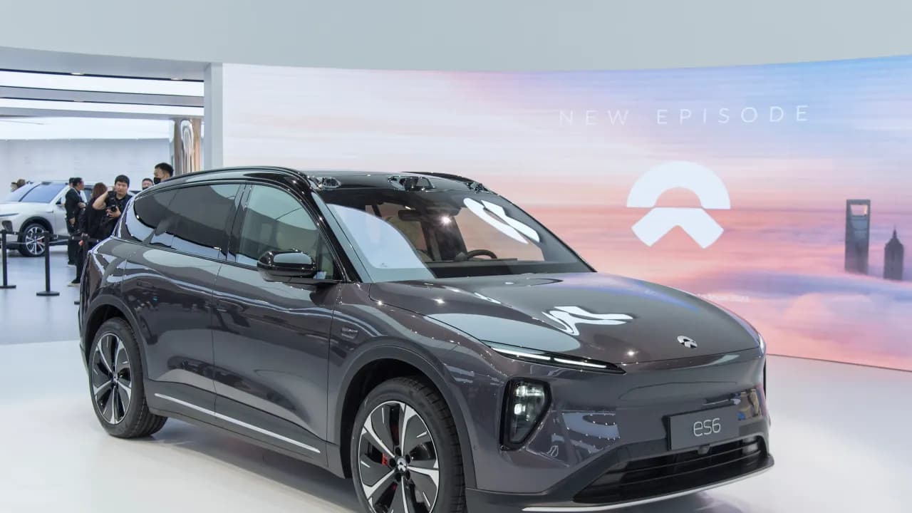 Nio Draws Retail Attention As Hong Kong Shares Slip After Higher-Priced ...