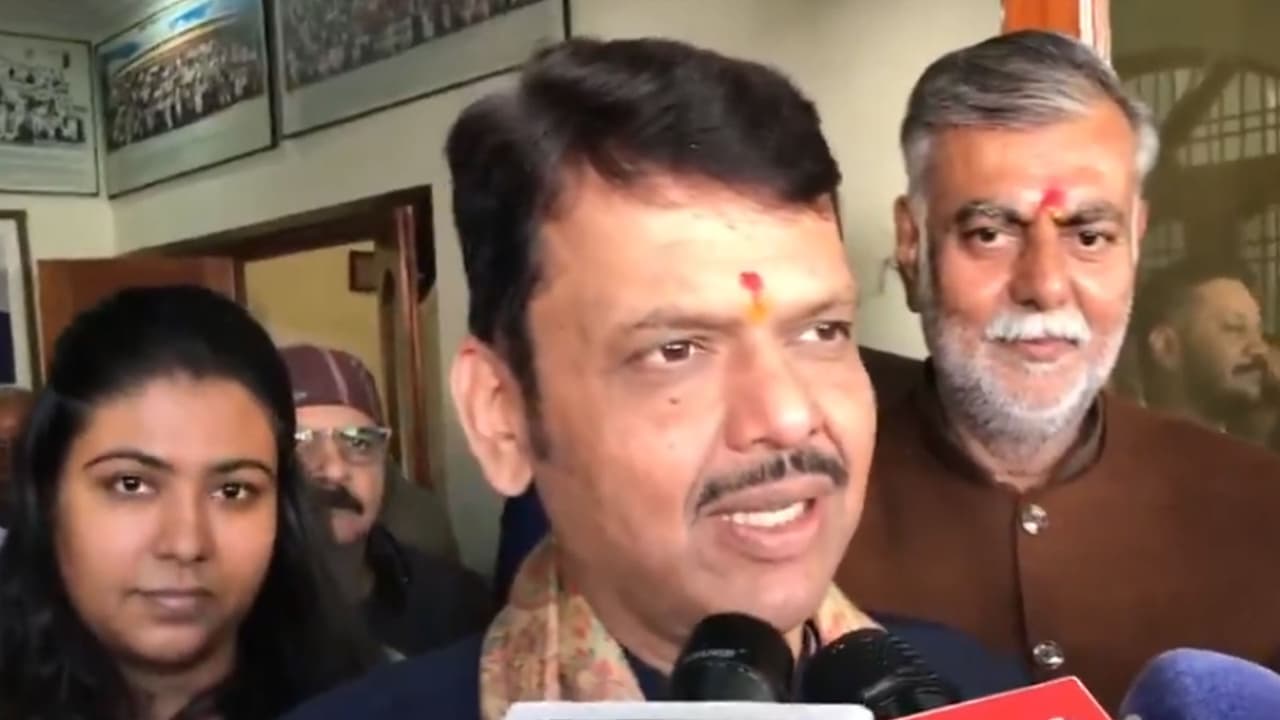 Fadnavis welcomes Digvijaya's praise for RSS's organizational power ...