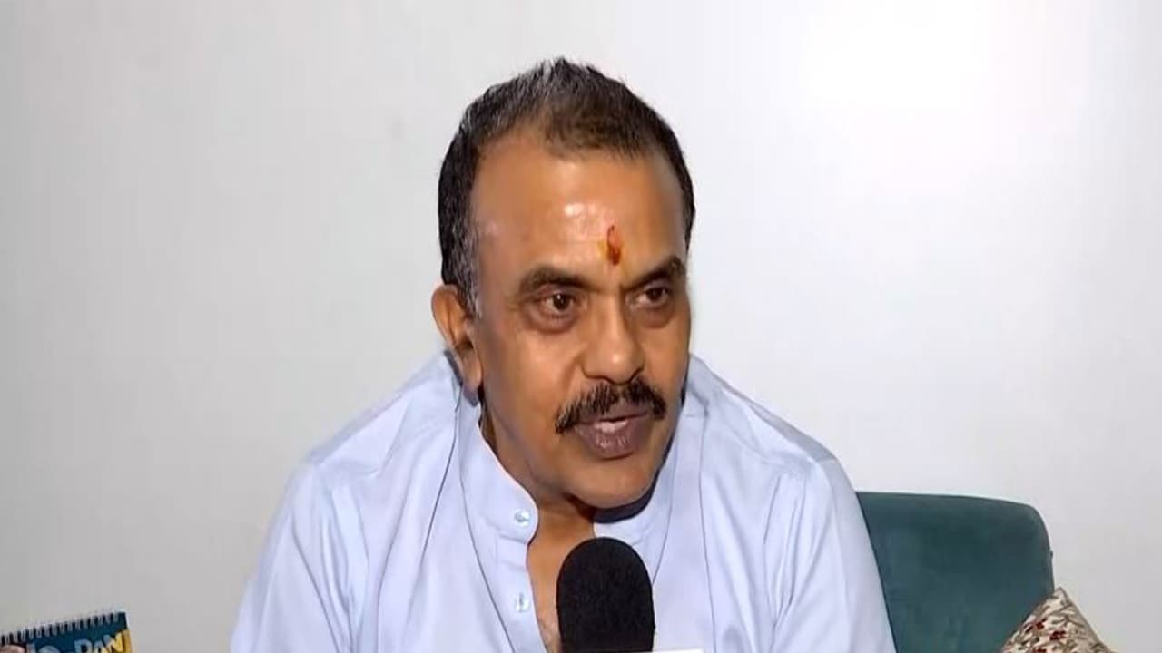 'Compare them to Ravana': Nirupam on Rahul Gandhi-Lord Ram analogy ...