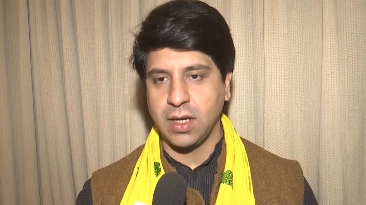 FIR against AAP leaders for Santa skit: BJP says law will take course ...