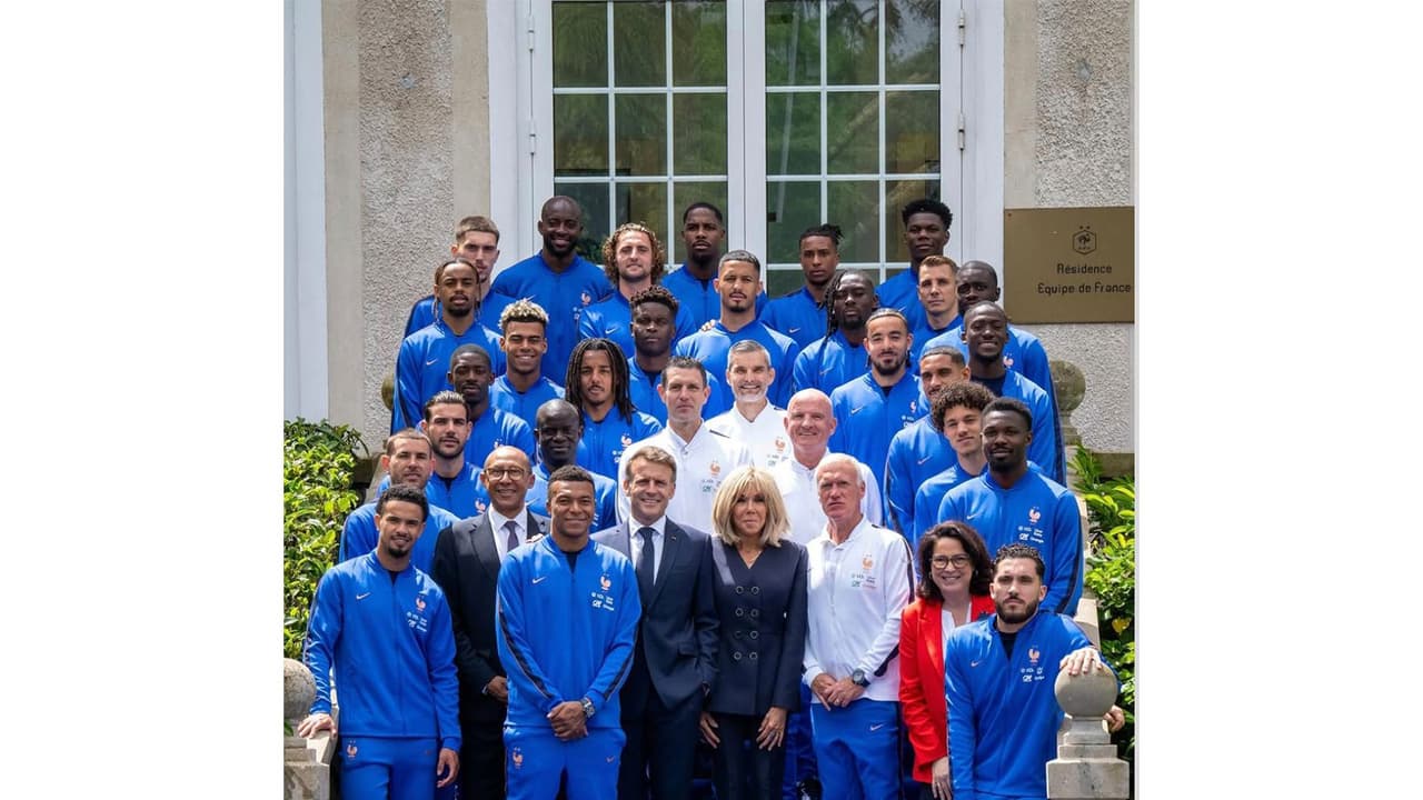 Macron meets French team ahead of World Cup, Deschamps' final tourney ...