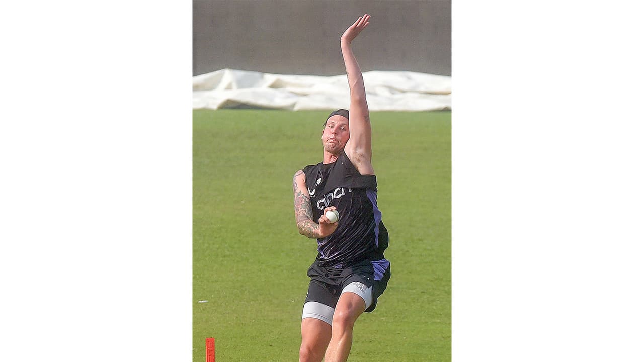 Ashes: Ian Botham predicts Brydon Carse as a surprise weapon, advises ...