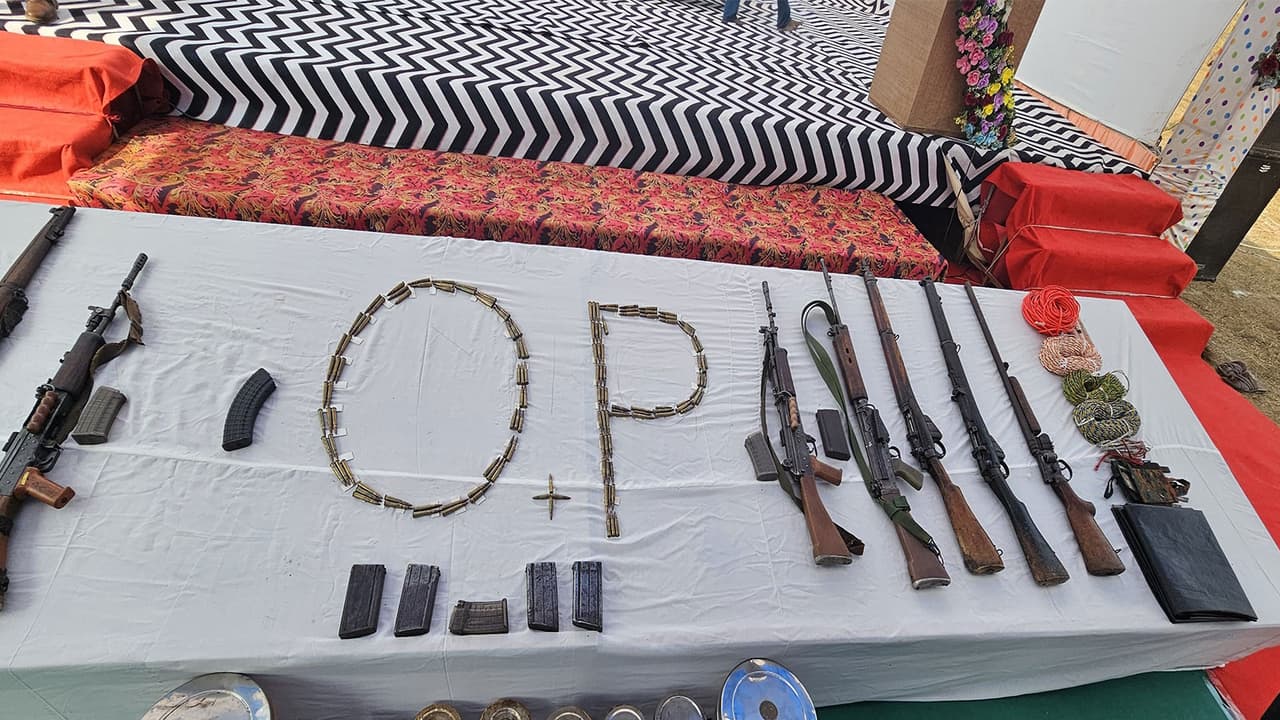 Major blow to Left-Wing Extremism as 22 Naxals surrender in Odisha ...