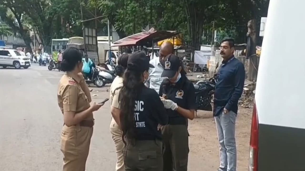 Pune crime: Minor boy hacked to death in daylight on Bajirao Road; 3 ...