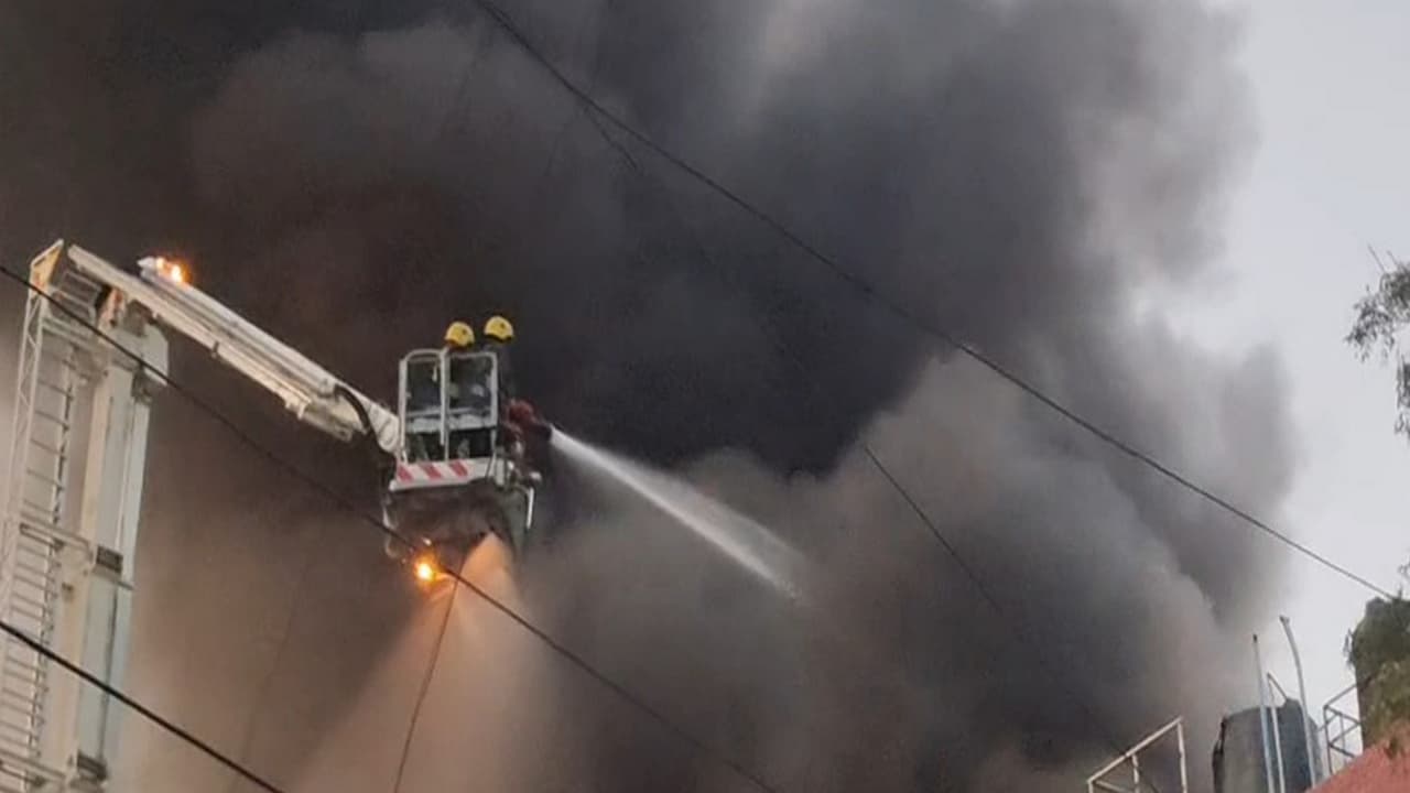 Coimbatore: Massive fire engulfs automobile spare parts shop; no ...