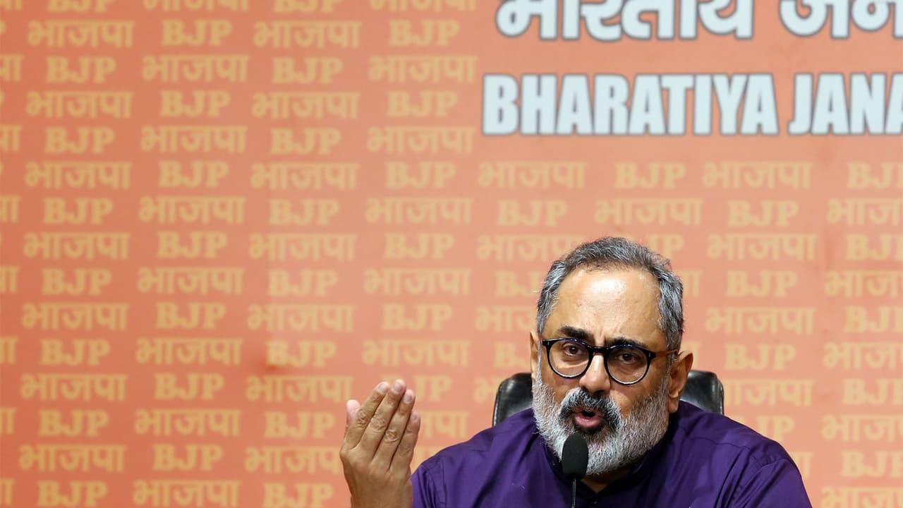 Rajeev Chandrasekhar slams DK Shivakumar's 'don't want Keralites ...