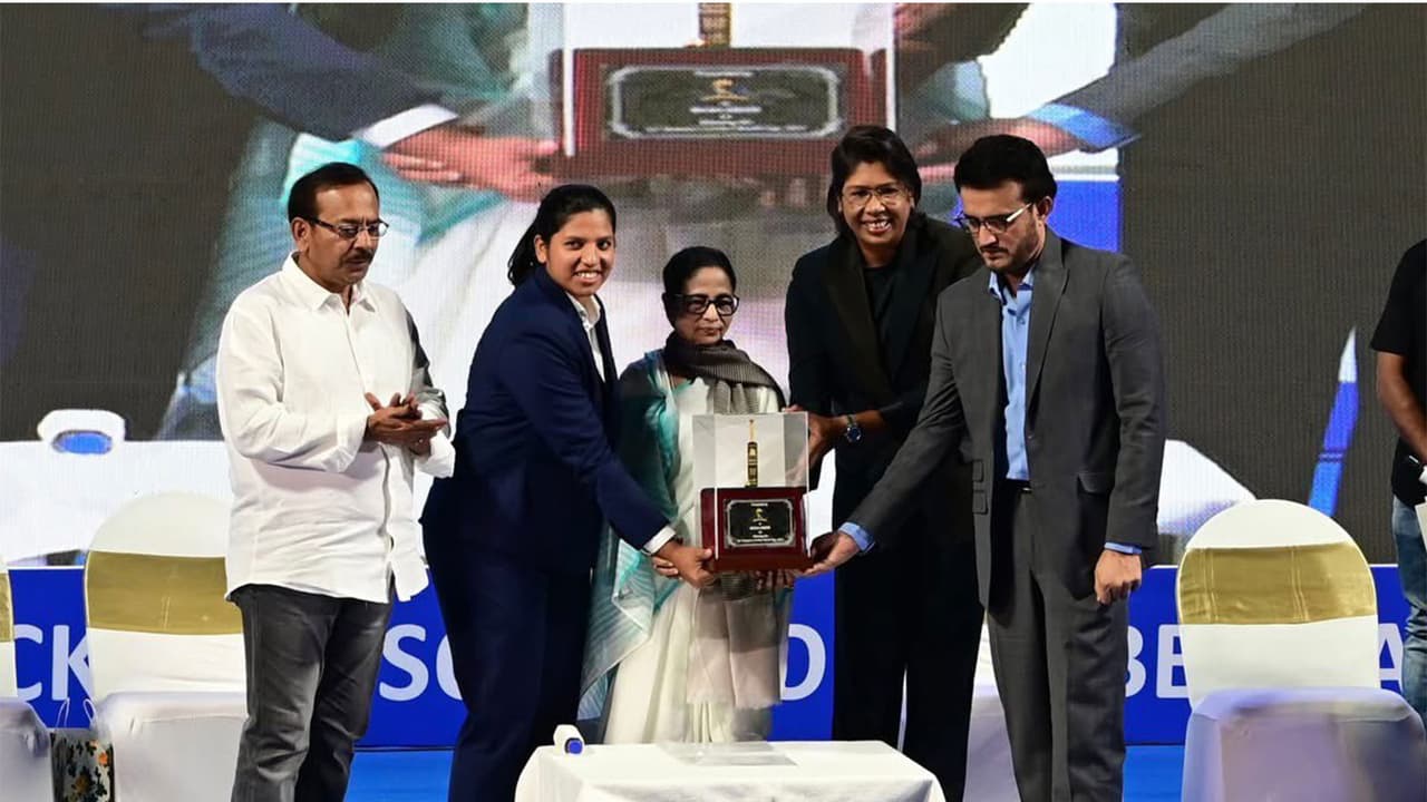 Richa Ghosh felicitated by Mamata Banerjee, Sourav Ganguly at Eden ...