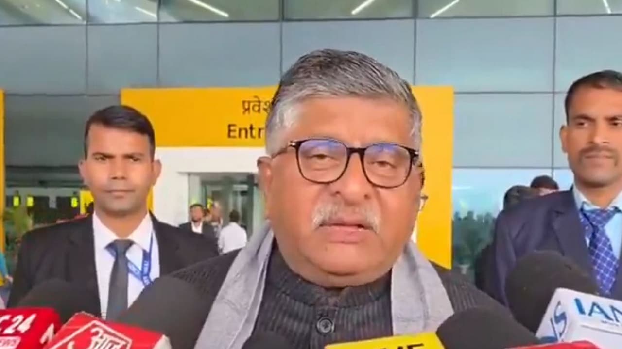 Ravi Shankar Prasad hails BJP-Sena's 'splendid victory' in Maha ...