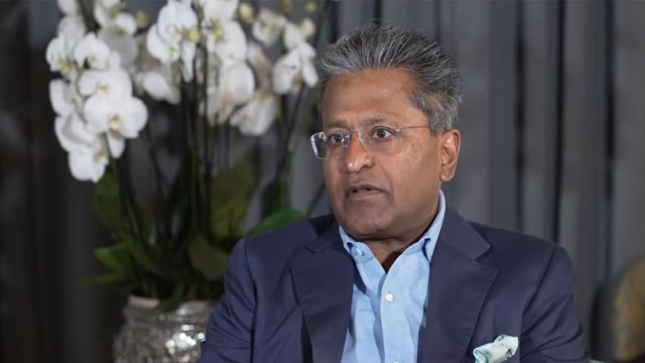 Lalit Modi: Tharoor warned me over Sunanda Pushkar, threatened raids ...
