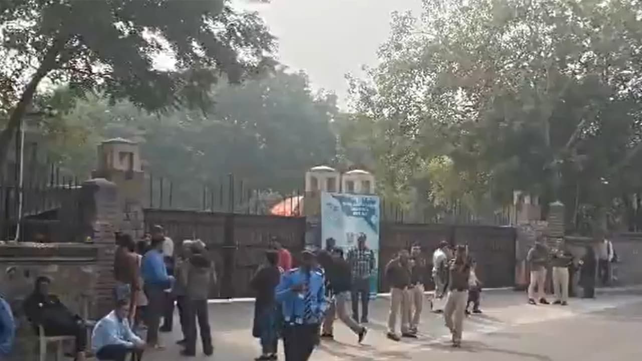 Hoax bomb threat at Delhi school; security on high alert after blast ...