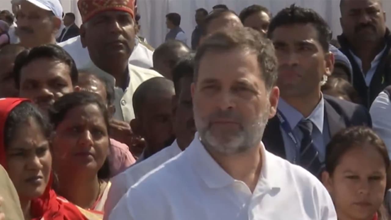 Rahul Gandhi meets Indore water victims, demands govt accountability ...