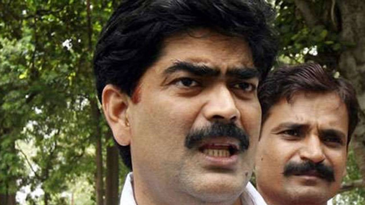 Bihar: Former RJD MP Shahabuddin walks out of jail after 11 years ...
