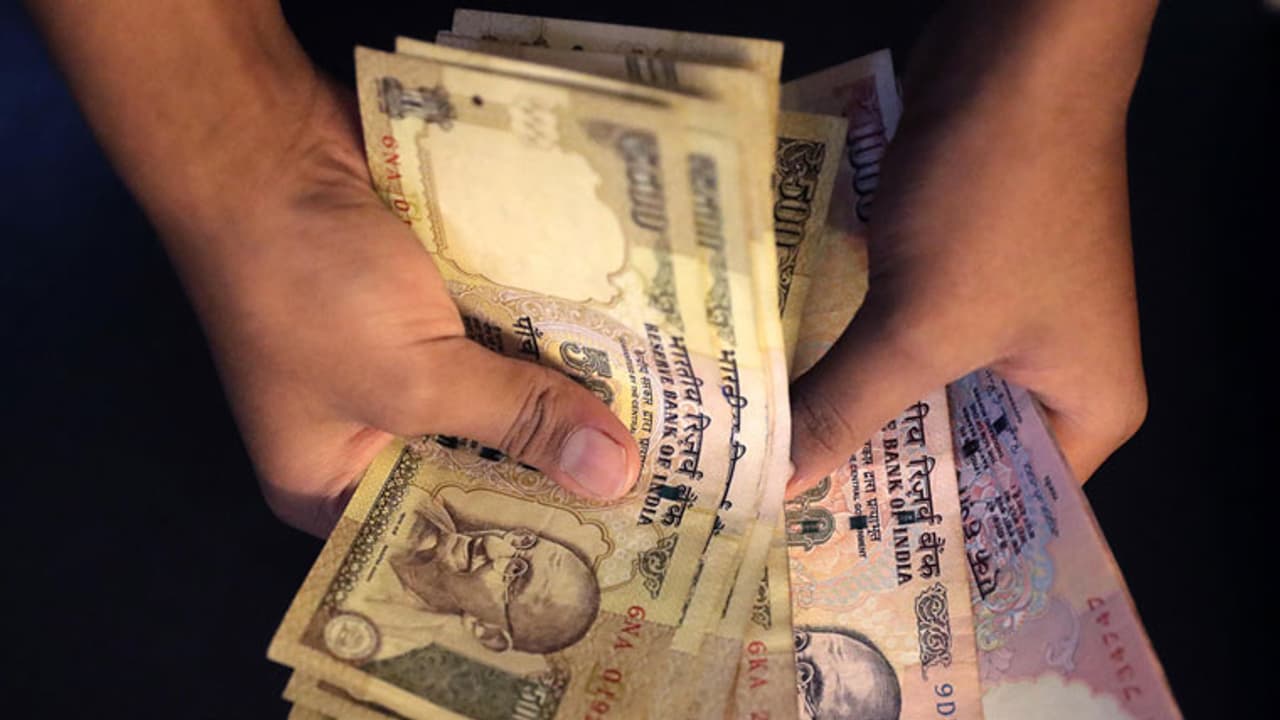 Demonetised notes can earn you good money in future | Asianet Newsable