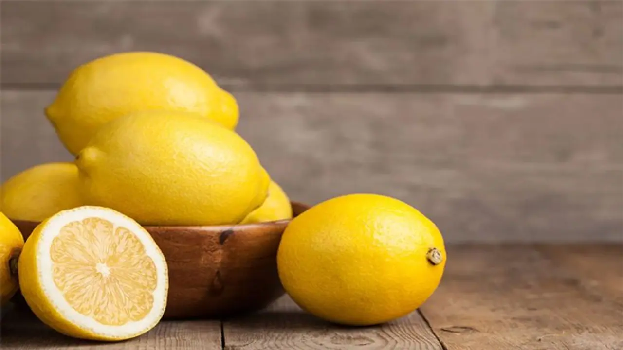 Benefits Of Squeezing Lemon On Food In Tamil : உணவில் எலுமிச்சை சாறு ...
